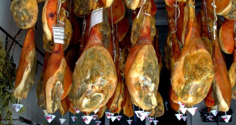 El jamón de Trevélez, curado al aire de la Sierra, un placer para el ...
